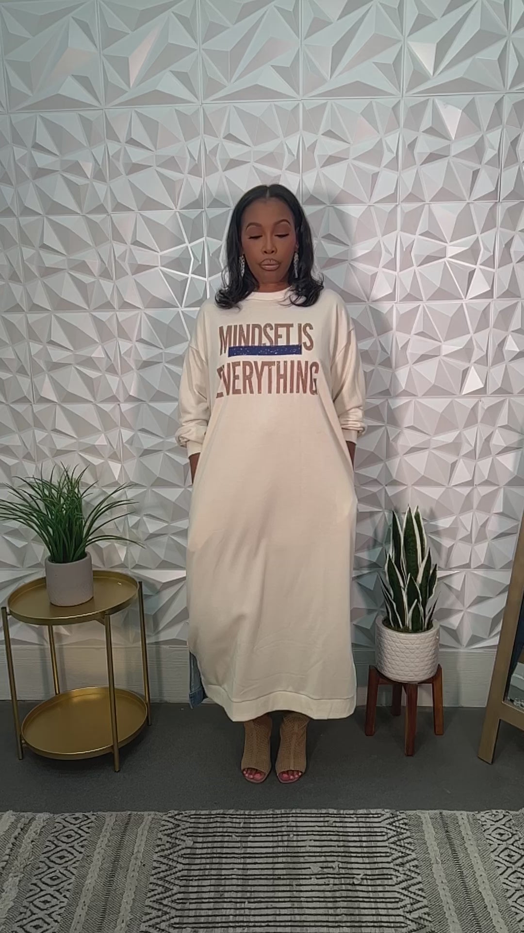 Mindset Is Everything (White) – Sophisticated Chic Boutique